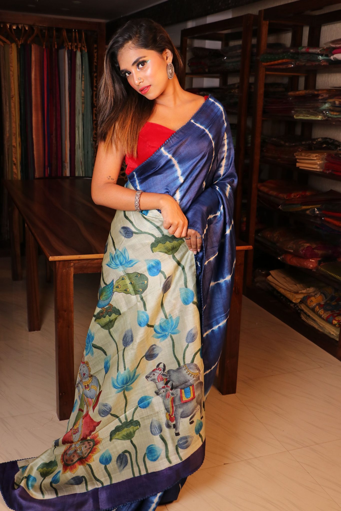 Tussar Lehariya with Pichwai - TANTUVANA
